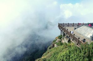 Mount Fansipan: Guide to Visiting the Roof of IndoChina ...